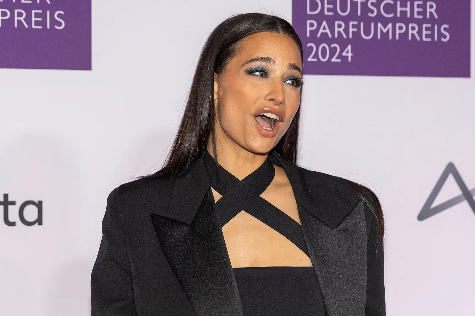 Amira Aly: Sauer! So heftig reagiert sie auf Bruder Himas Auftritt bei ...