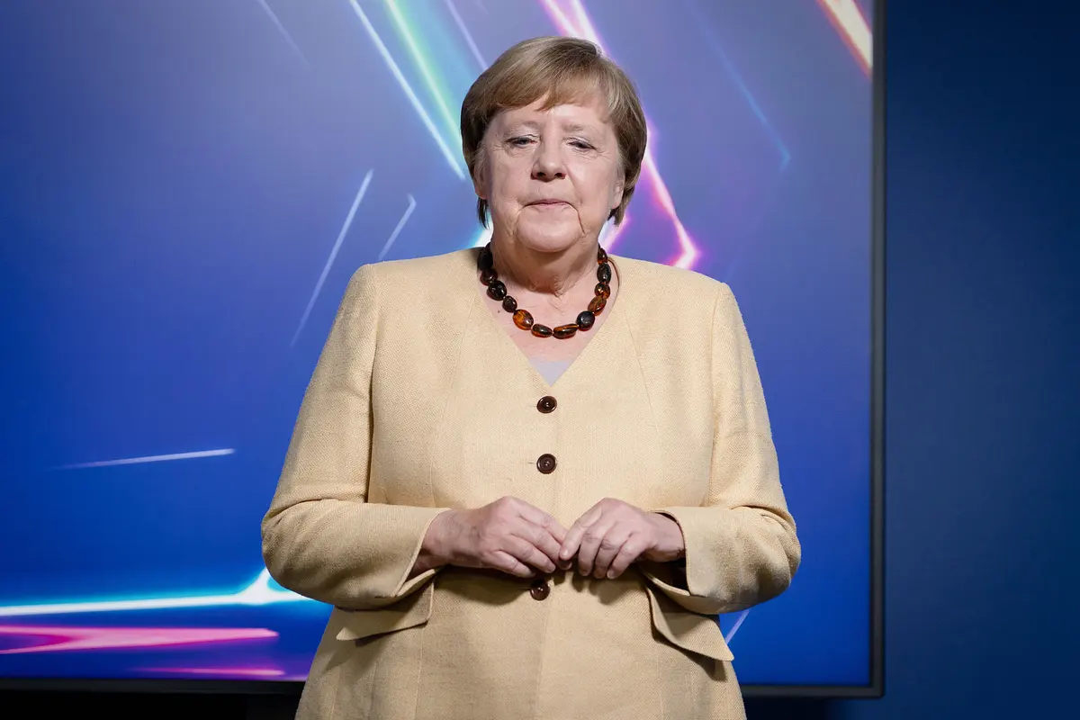 Angela Merkel: Markenzeichen weg! | InTouch